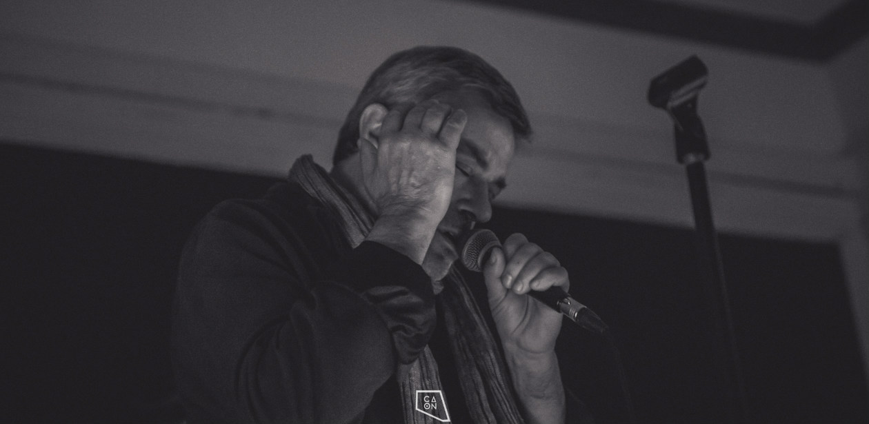 Napoleão Mira: uma ode à palavra - Rimas e Batidas