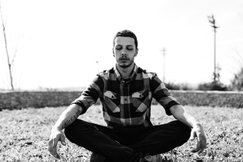 Slow J lança novo single com produção de Holly - Rimas e Batidas