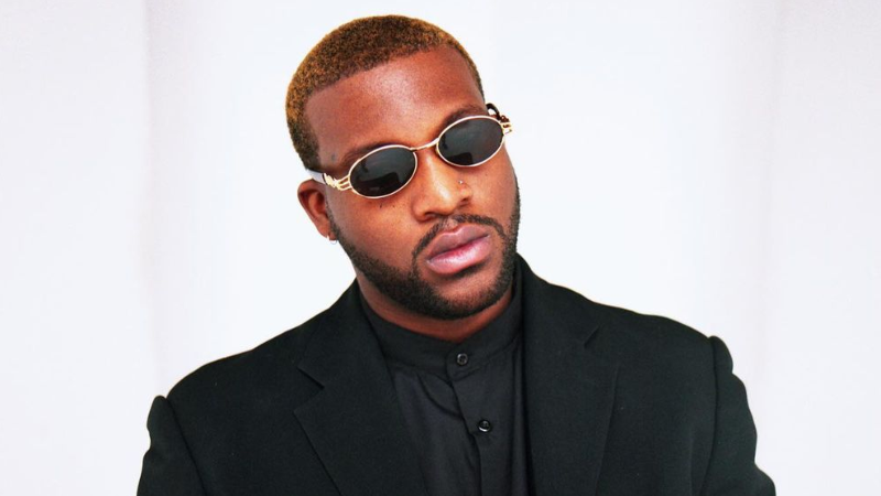 Devin Morrison junta-se a Mereba nas primeiras partes do concerto de ...