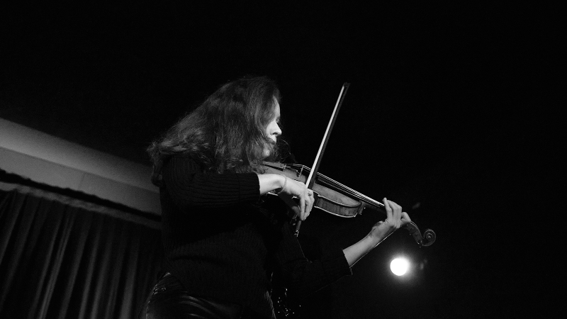 Maria da Rocha: Sinfonias do Infinito em Cordas e Circuitos - Rimas e ...