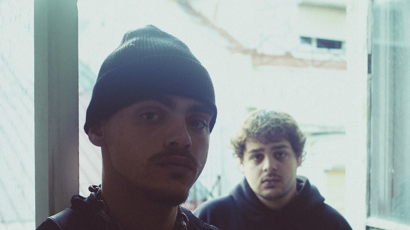 Van Zee & FRANKIEONTHEGUITAR: “Usámos samples de músicas que têm um ...